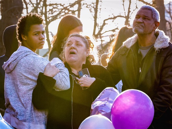 Toledo community remembers 13-year-old Keimani Latigue at vigil | The Blade