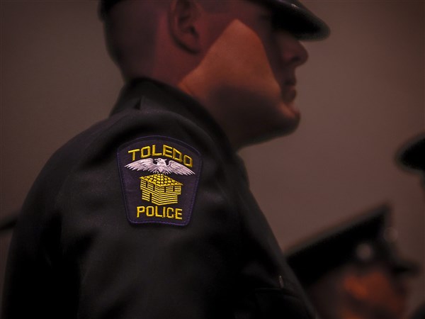 Toledo police union and city approve contract focused on recruitment ...