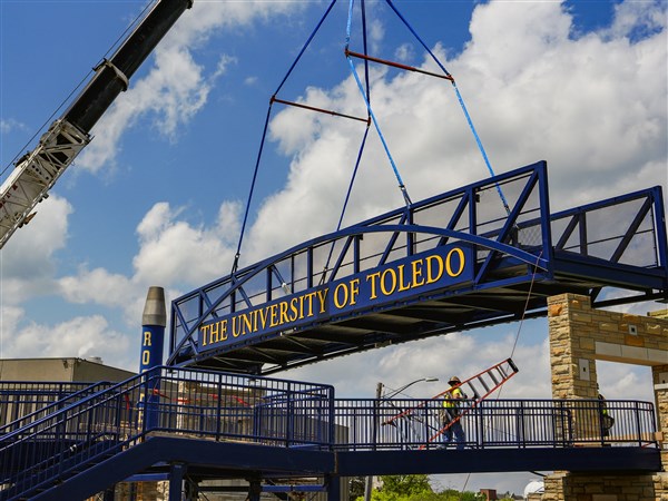 Photo Gallery: University of Toledo's new pedestrian bridge installed ...