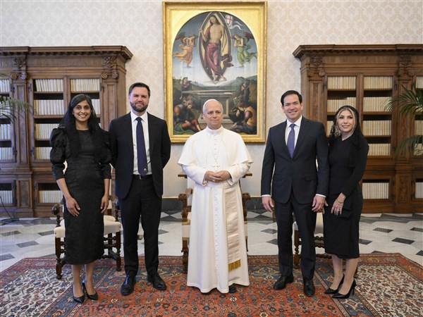 JD Vance gives Pope Leo XIV an invitation from Trump to visit U.S ...