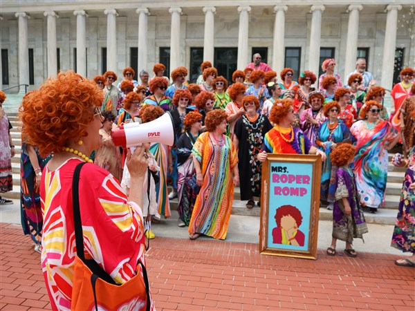 Photo Gallery: Mrs. Roper Romp | The Blade