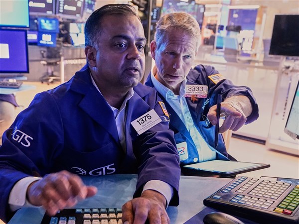 U.S. stocks hang near their record as Wall Street takes a breath | The ...