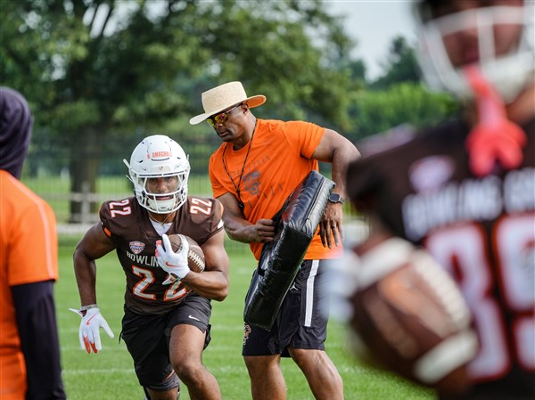 BGSU football eager for season opener under first-year coach Eddie ...