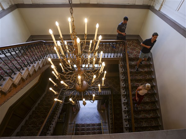 Photo Gallery: 2,200-step stair climb challenge | The Blade