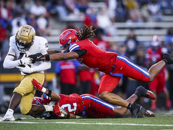 St. John's football rallies, holds off rival St. Francis | The Blade