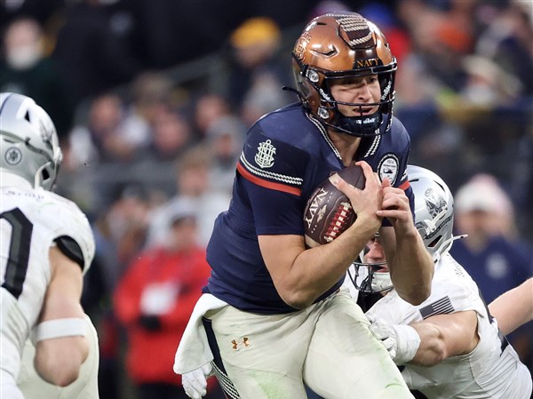 Horvath to Heidenreich on 4th-and-goal leads Navy to 17-16 win over ...