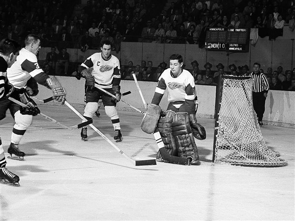 Glenn Hall, whose NHL goalie starts streak may never be broken, dies at ...