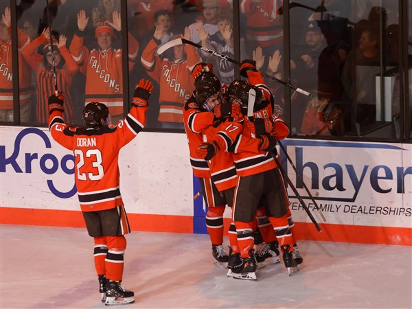 Post-break winning streak for BGSU hockey continues tight race in CCHA ...