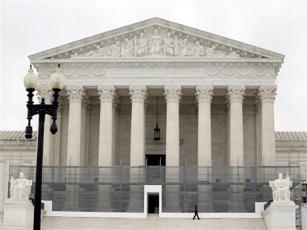 Supreme Court seems likely to strike down Hawaii's restrictions on guns ...