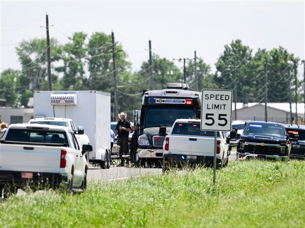 12 dead in crash of plane on skydiving outing in Missouri, authorities ...